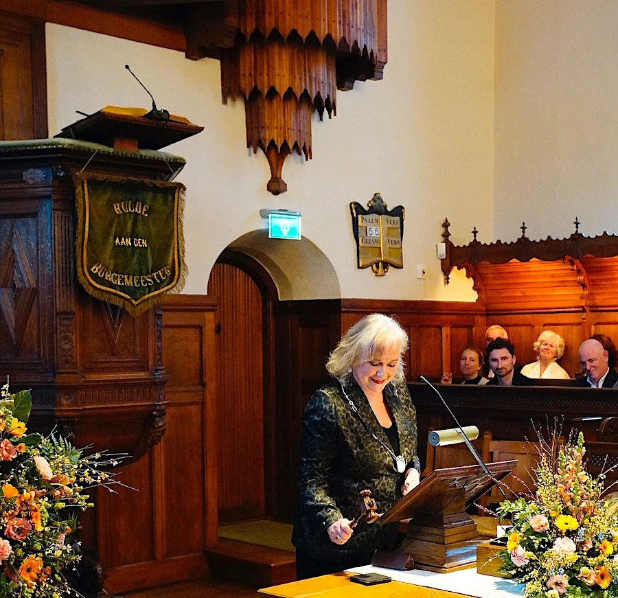 Joan de Zwart-Bloch benoemd tot waarnemend burgemeester voor Laren – Bol-An!
